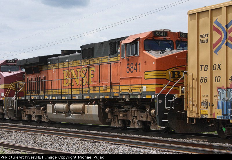 BNSF 5841